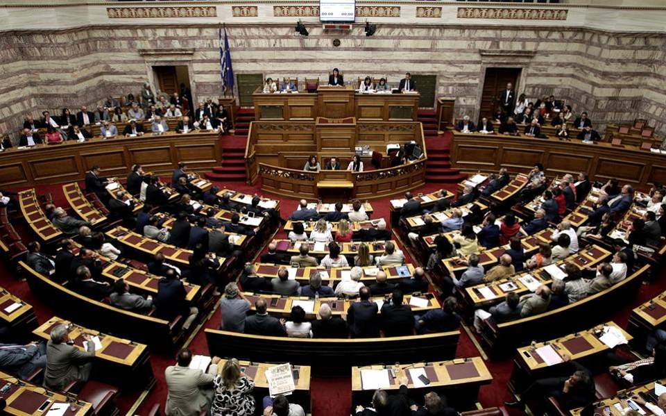 Ψήφος εμπιστοσύνης: Τι είναι - Όλη η διαδικασία - Τι προβλέπει