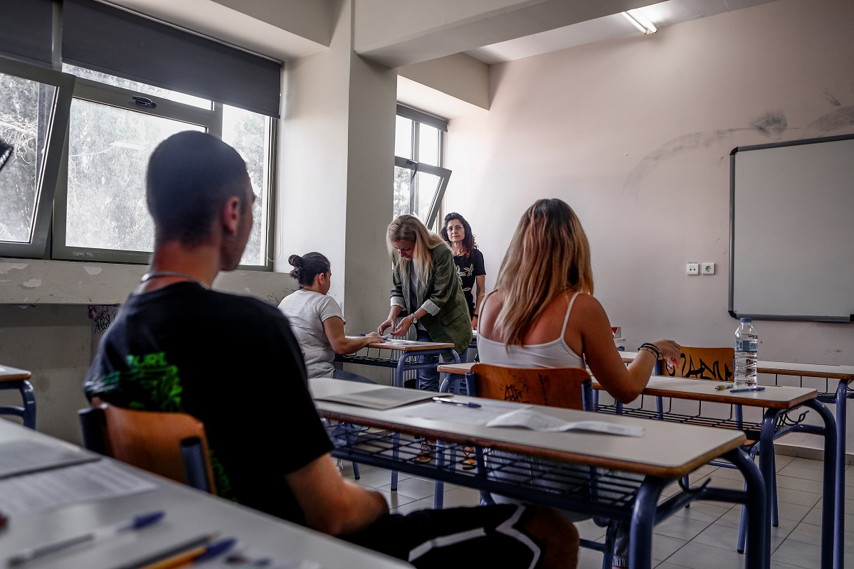 Πανελλήνιες 2024: Οι σχολές που έχουν λίγα μόρια - Εύκολα στο ...